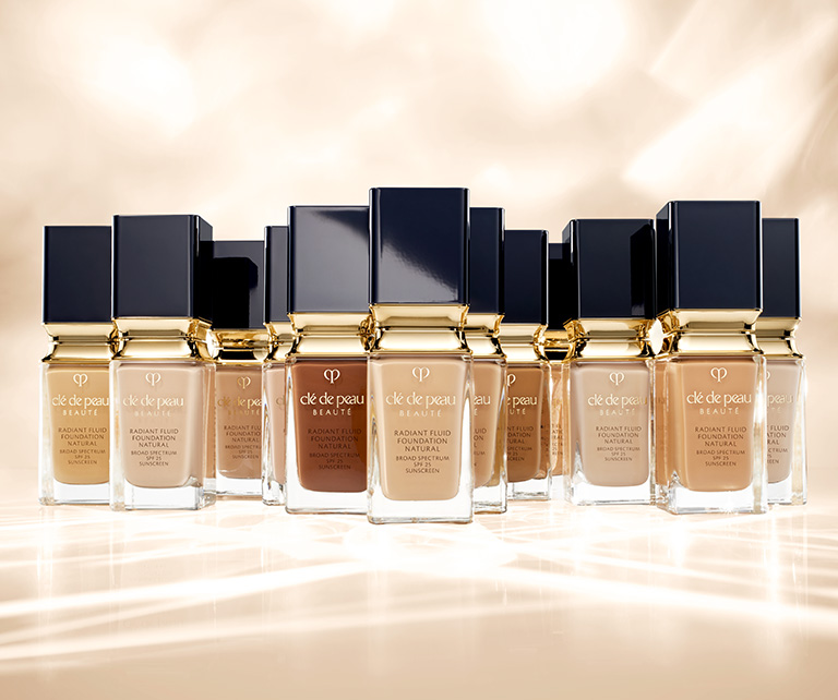 Radiant Fluid Foundation Natural SPF 25 | Cle de Peau Beauté